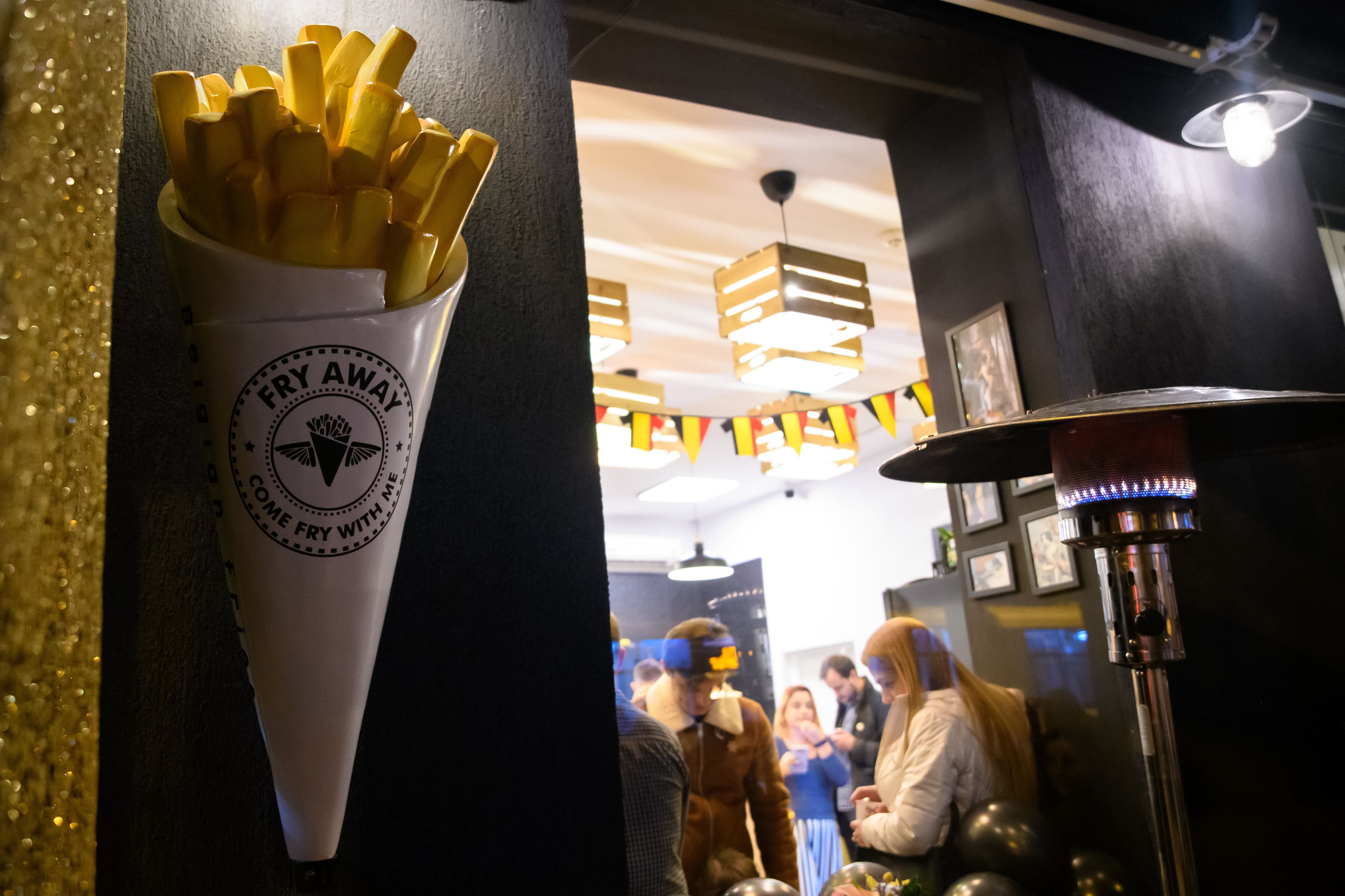 Fry Away, fast-food cu cartofi prăjiți belgieni