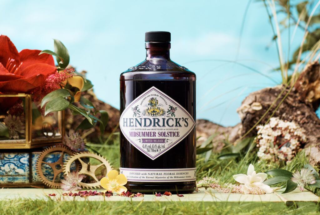 Hendrick`s Midsummer Solstice, un gin în ediţie limitată, nou în ...