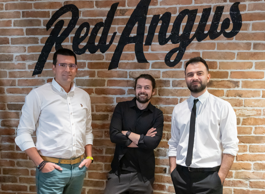 PickTwo intră în acționariatul Red Angus Steakhouse. Planurile vizează ...